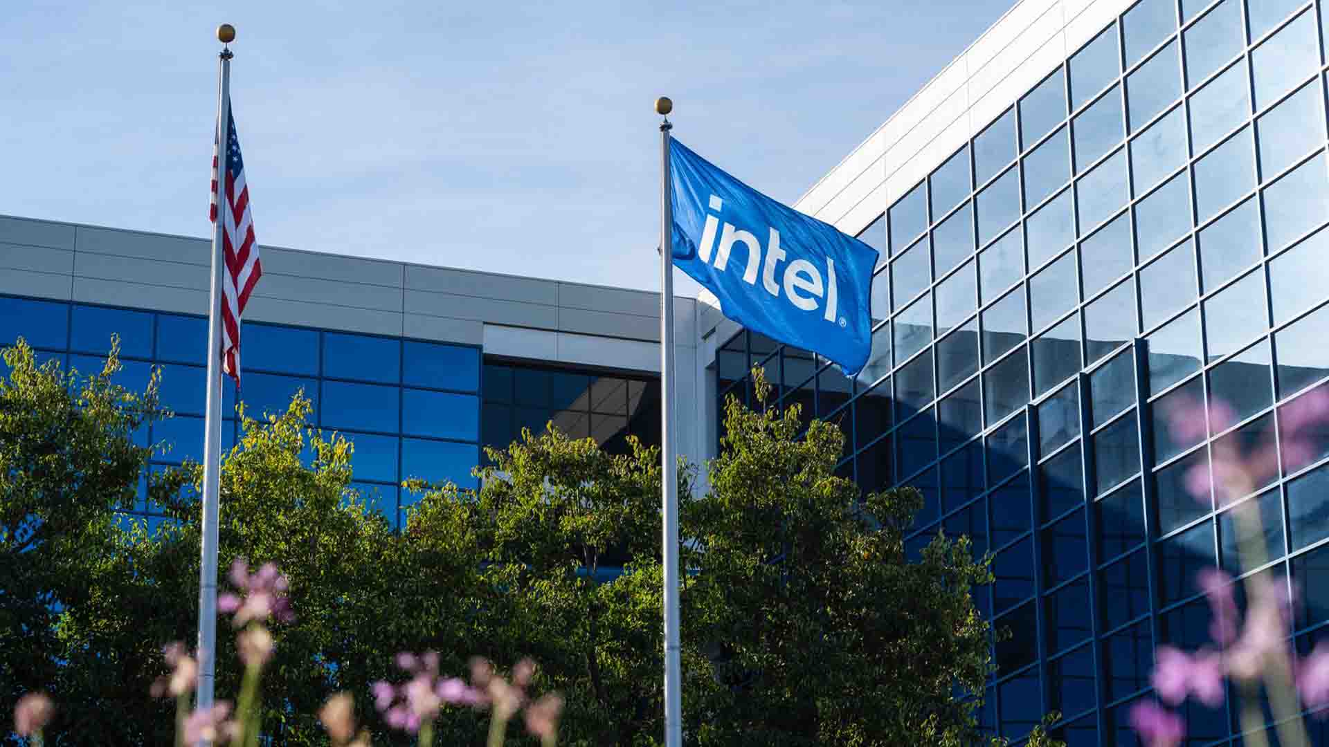 Intel stock falls as CEO faces scrutiny over China ties - Toronto Dawn